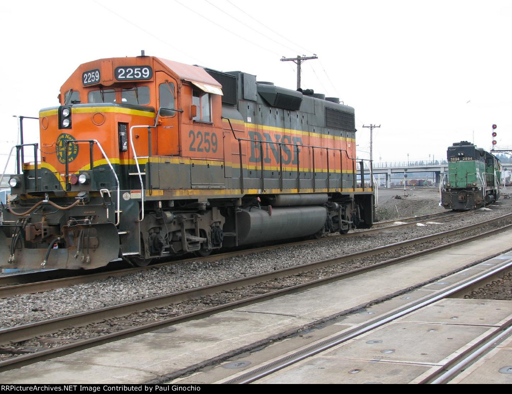 BNSF 2259, with 2894, 2281, 2719 behind